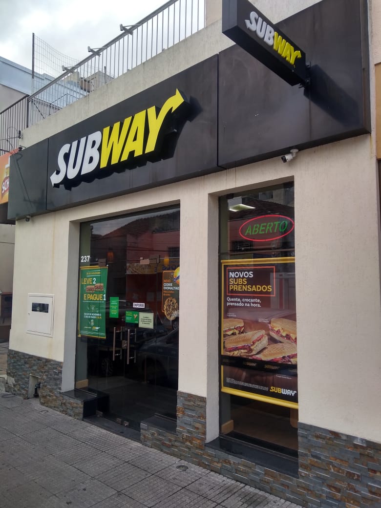 Nesta quinta-feira o Subway comemora o Dia Mundial do Sanduíche; você ...