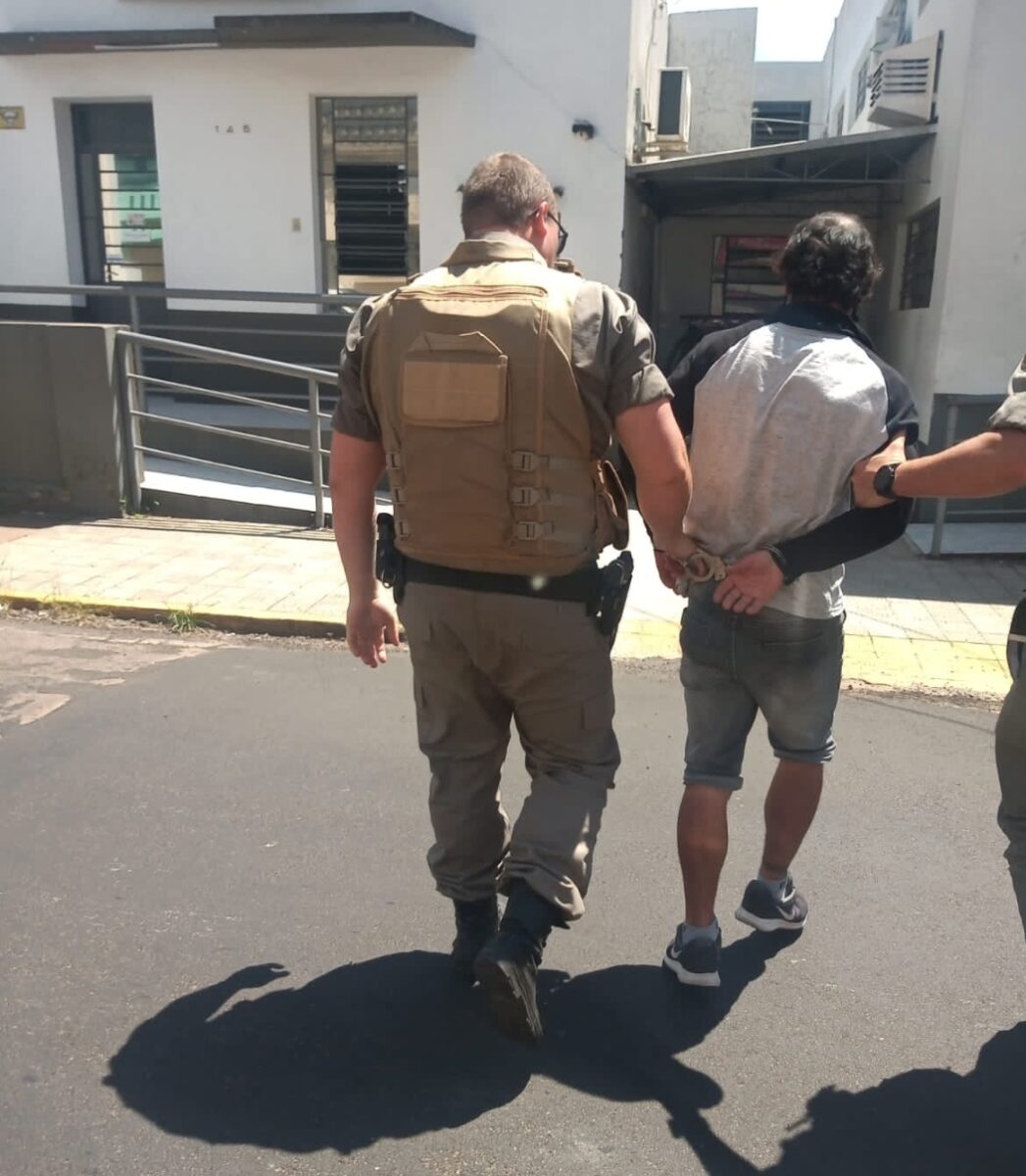 Homem Sequestrou Mulher E Filha Que Mantinha Em Cárcere Privado