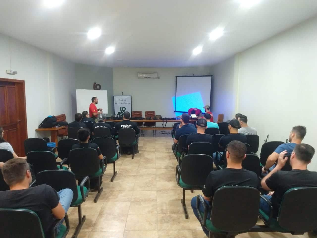 Acadepol reuniu policiais civis em Alegrete para curso de habilitação ...