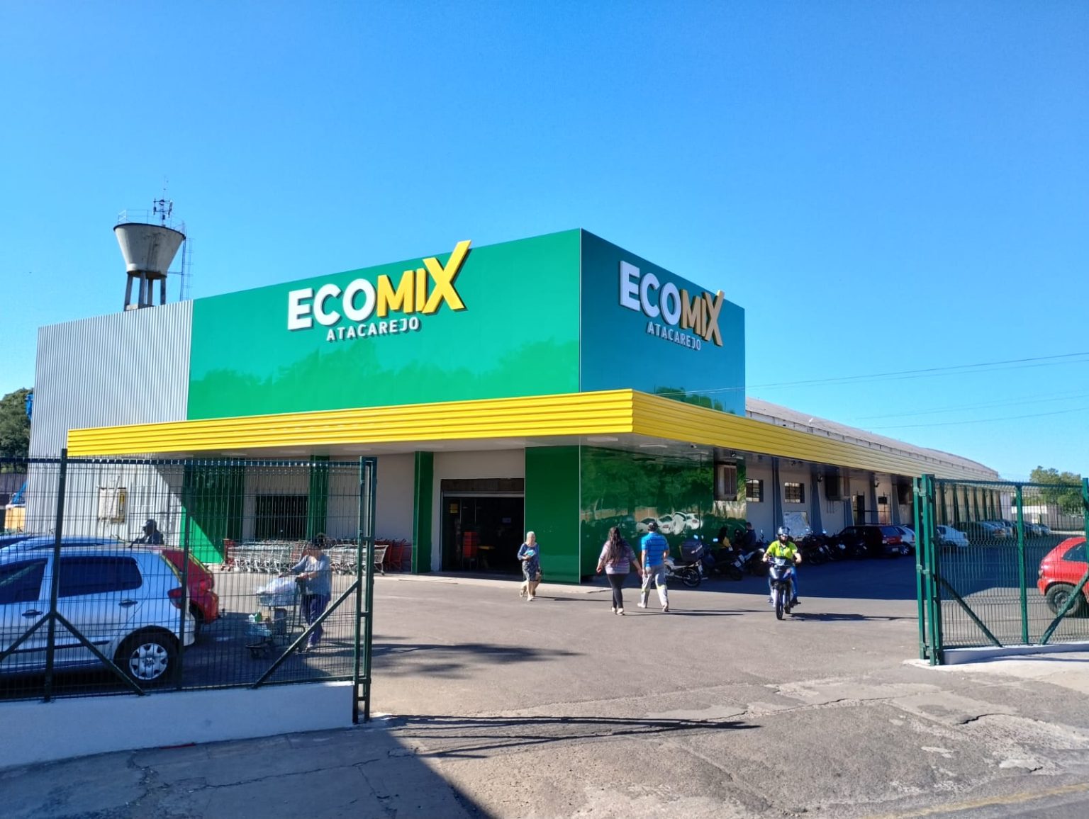 Rede Peruzzo consolida plano de expansão e reinaugura ECOMIX de Alegrete