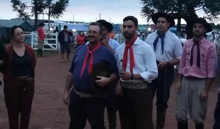 Glaudinei, ginete feitio do Alegrete, está erguendo troféus em rodeios ...