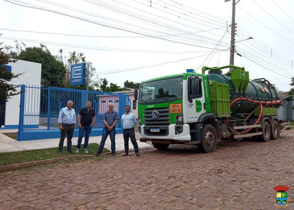 Serviço de limpeza de fossas sépticas chega em Manoel Viana
