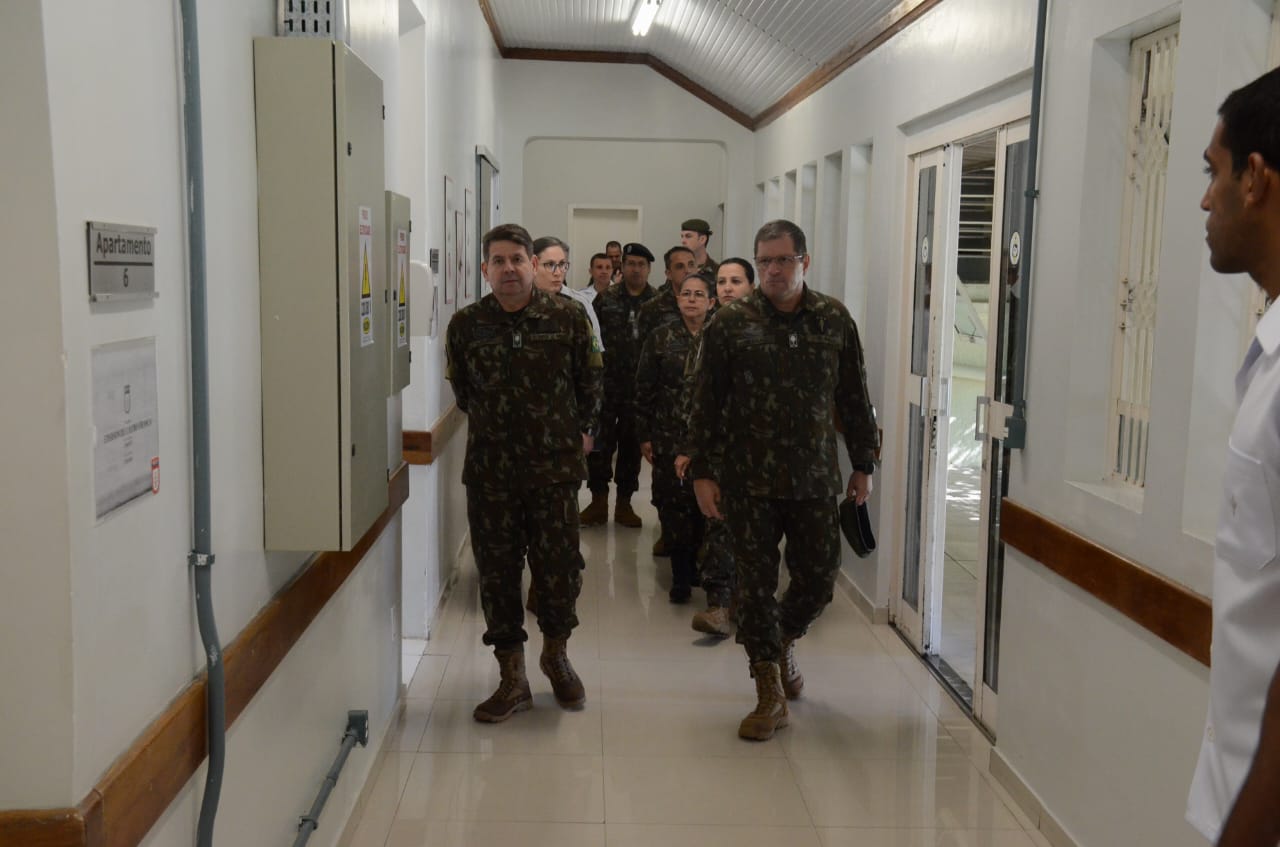 General de Divisão visita Alegrete e realiza inspeção no Hospital Militar