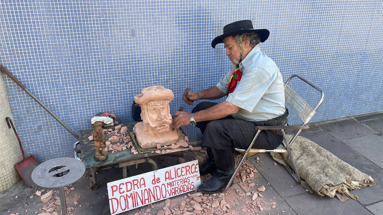 Chapéu Preto homenageia "Trançudo do Caverá" em mais uma obra de arte