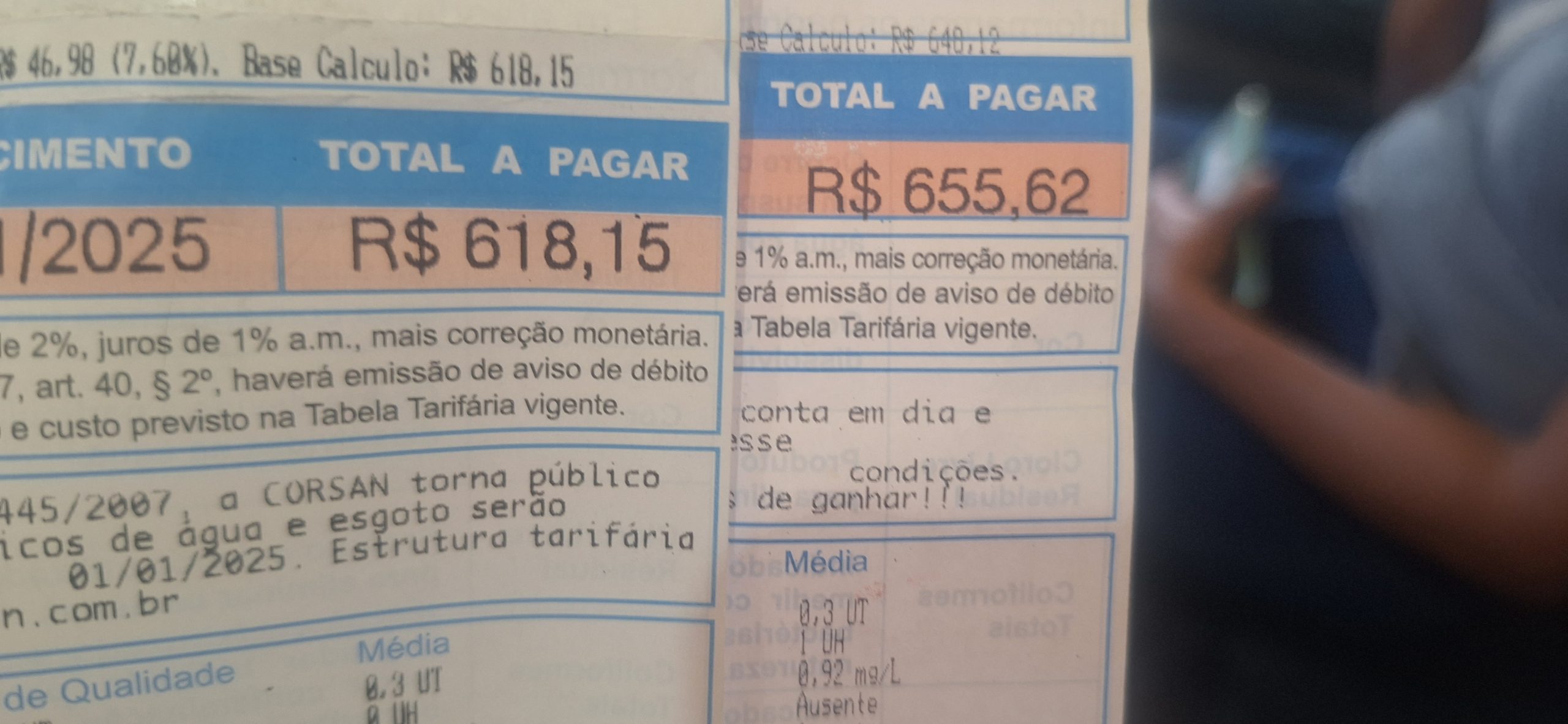 Consumidores reclamam na Corsan, em Alegrete, do elevado valor da conta ...