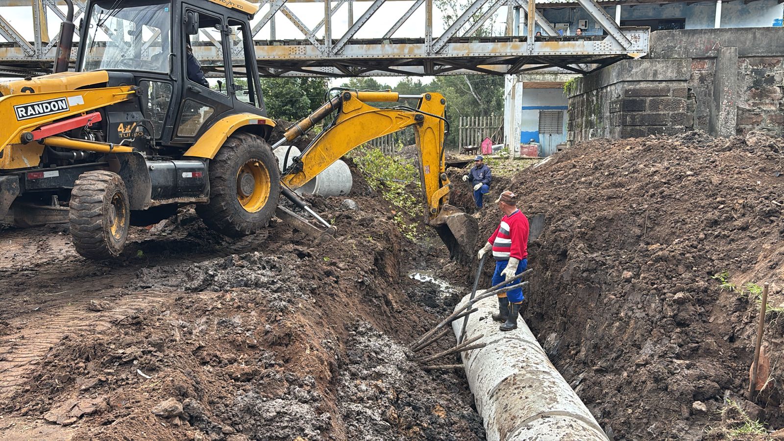 Retorno das obras de drenagem urbana na Avenida Alexandre Lisboa